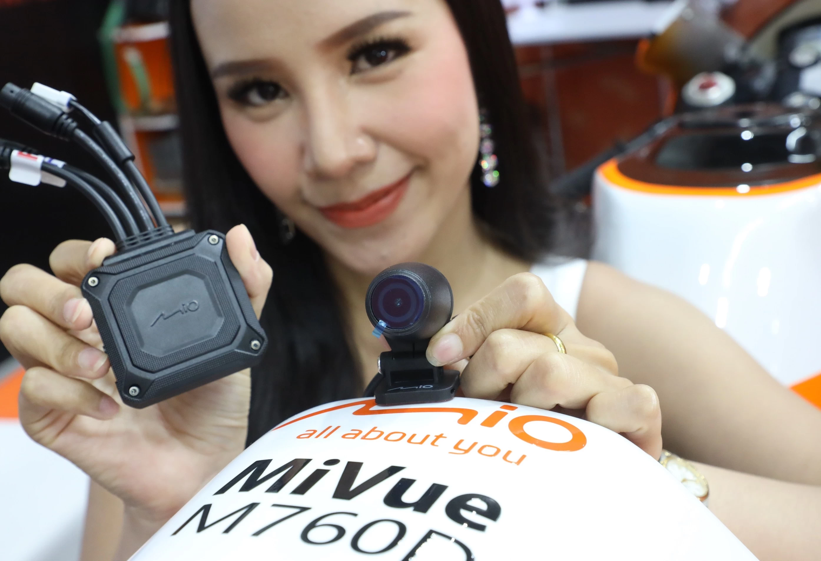 คู่ใจชาว BigBike กล้องบันทึกภาพแบบหน้า-หลังสำหรับรถมอเตอร์ไซด์ Mio Mivue M760D