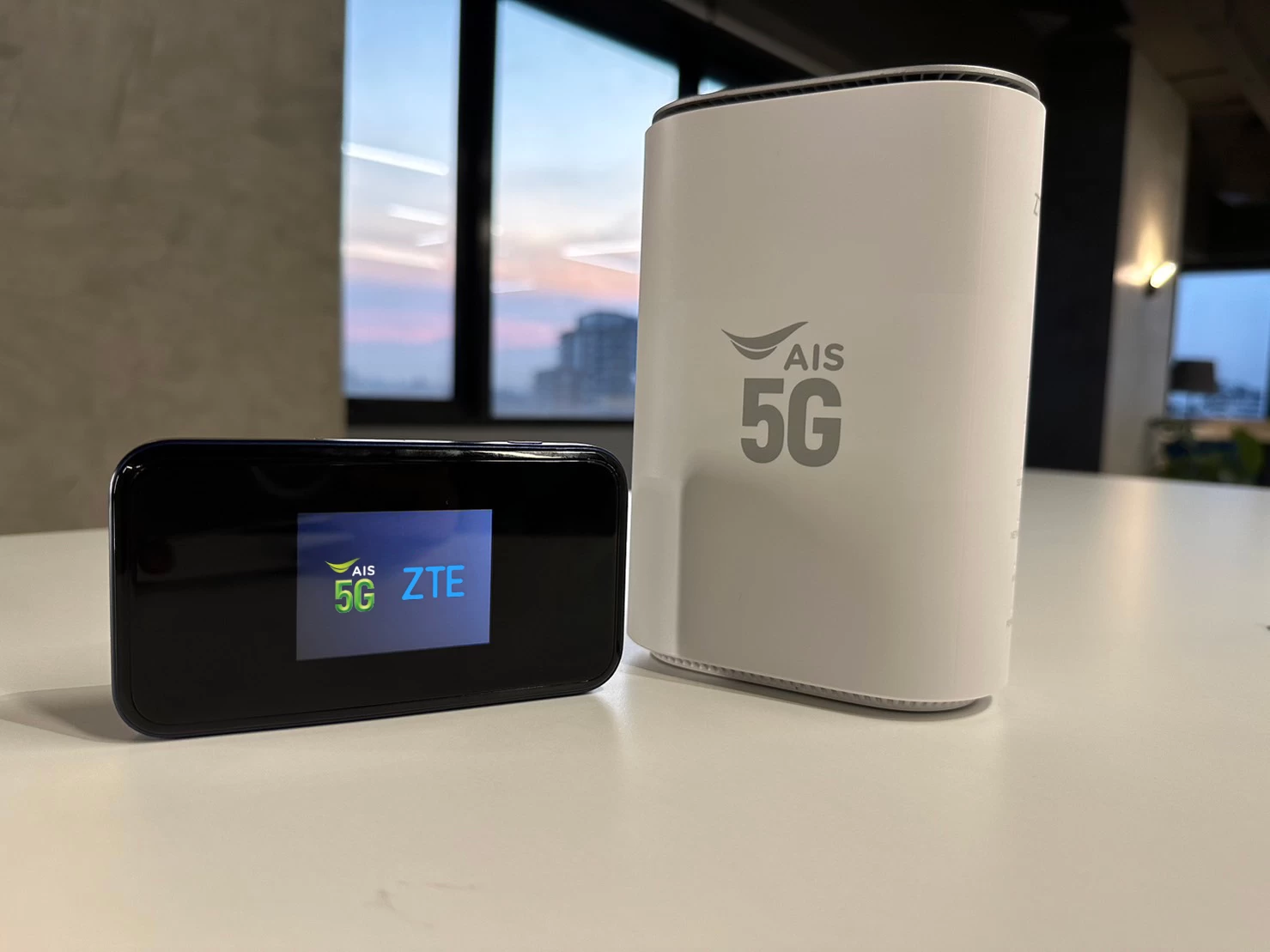 AIS ร่วมมือ ZTE ปูพรมดีไวซ์ 5G ราคาคุ้ม มือถือ เราเตอร์ PocketWiFi
