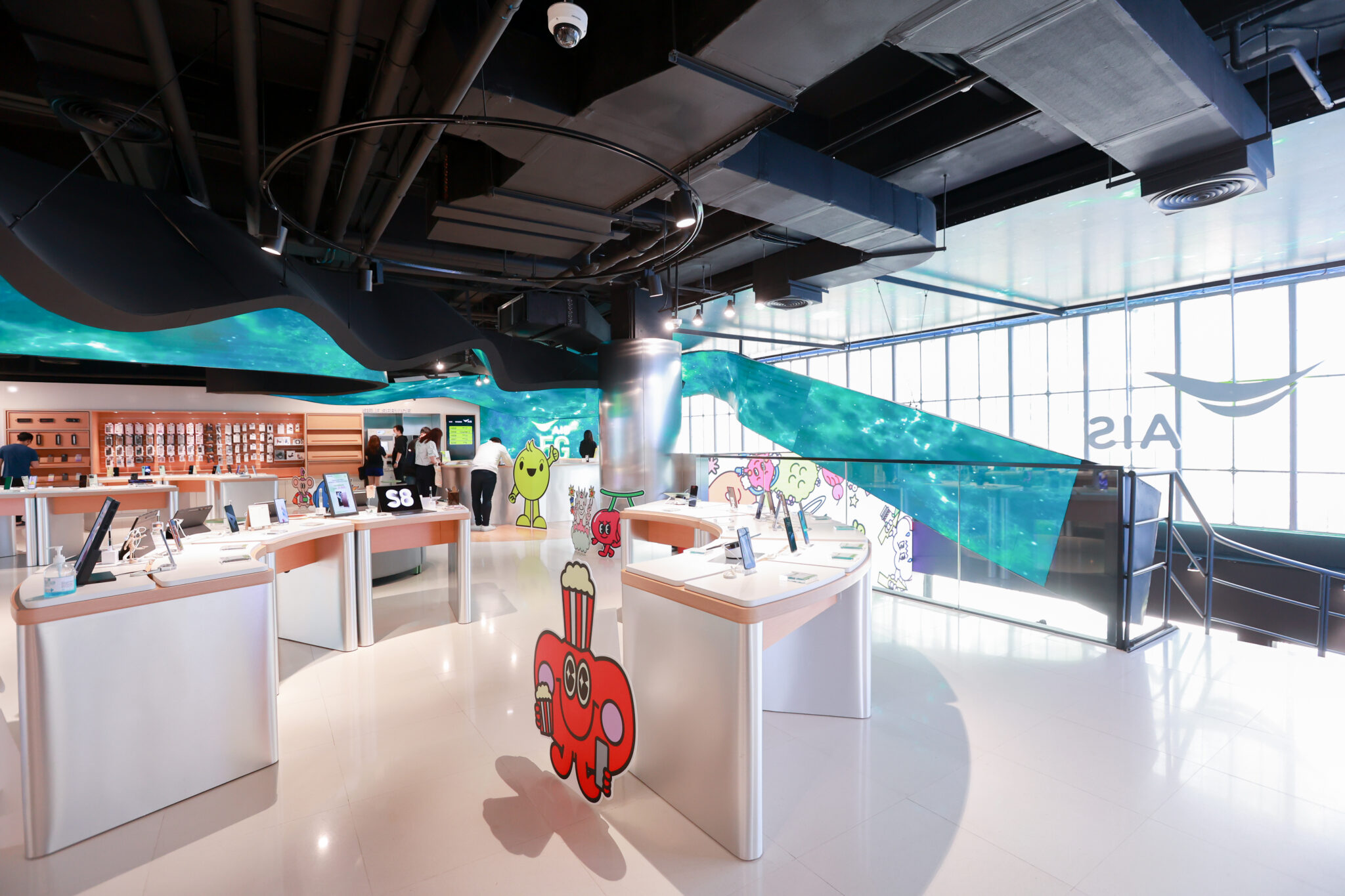 พาไปดู AIS Flagship Store แห่งใหม่ ใจกลางสยาม