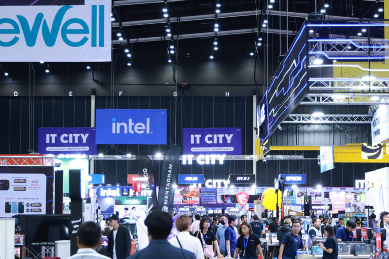 เริ่มแล้ว! “COMMART MEGATECH” สัมผัส AI PC ของจริง