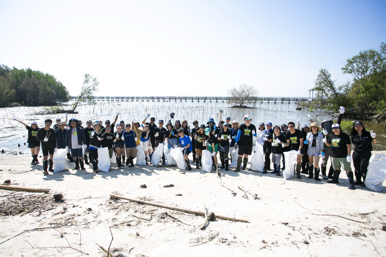 EPSON จัดกิจกรรม Trash Trooper รณรงค์รักษ์สิ่งแวดล้อมที่หาดอันนา มหาชัย